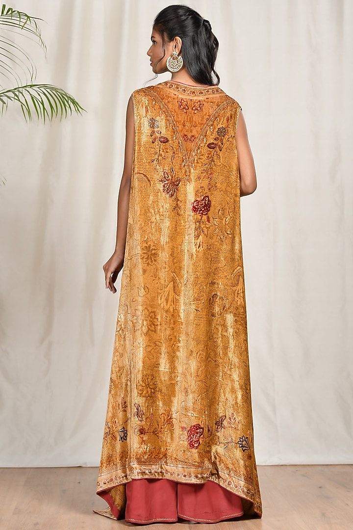 Beige Embroidered Cape Set Design by Ri Ritu Kumar at Pernia's Pop Up ...