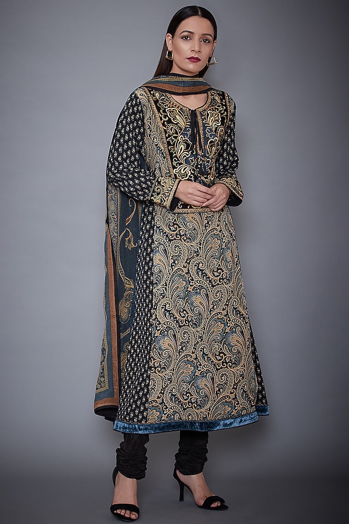 Black Embroidered & Printed Kurta Set by Ri Ritu Kumar at Pernia's Pop Up Shop 2024