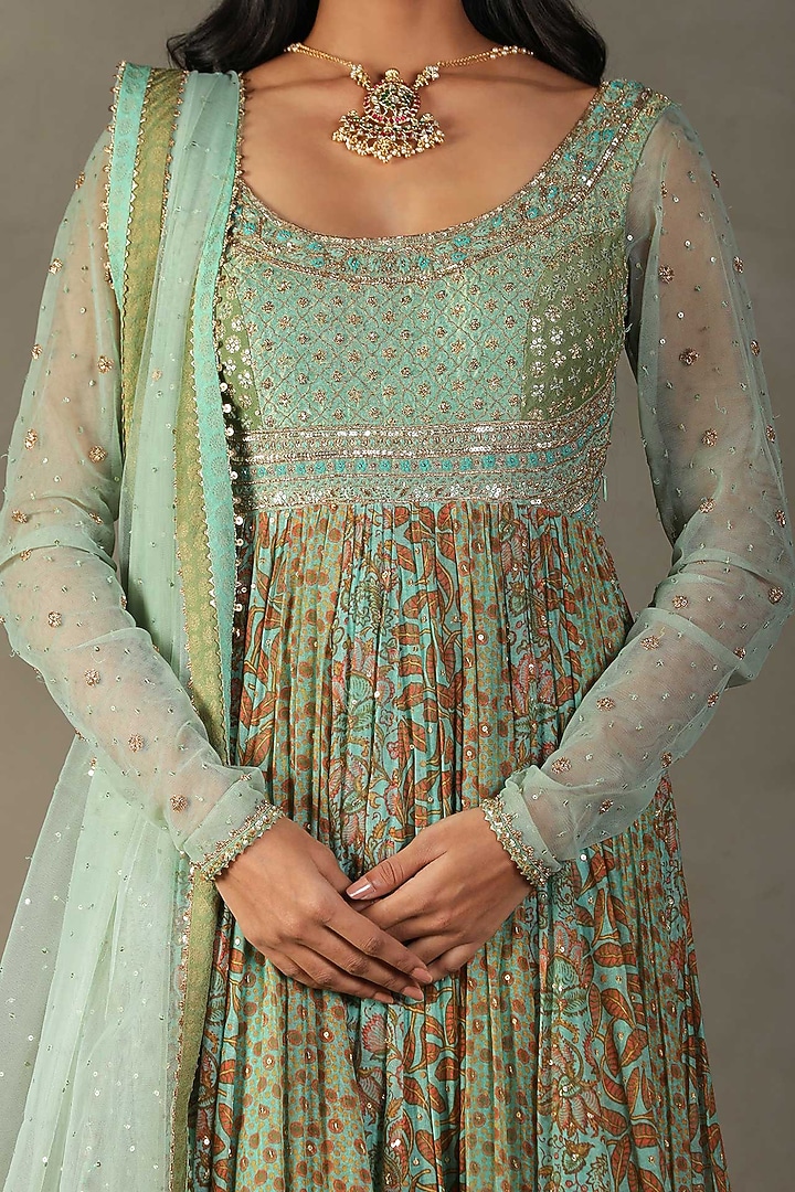Spruce Green Silk Zardosi Hand Embroidered Kurta Set by Ri Ritu Kumar at Pernia's Pop Up Shop 2025