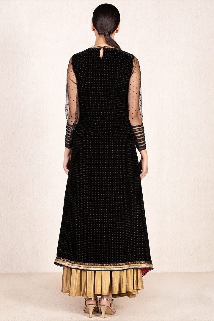Black & Gold Embroidered Kurta Set by Ri Ritu Kumar at Pernia's Pop Up Shop 2025