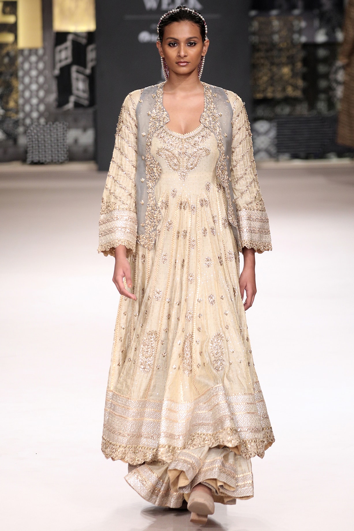 Gold Silk Kurta Set by Ri Ritu Kumar at Pernia's Pop Up Shop 2025