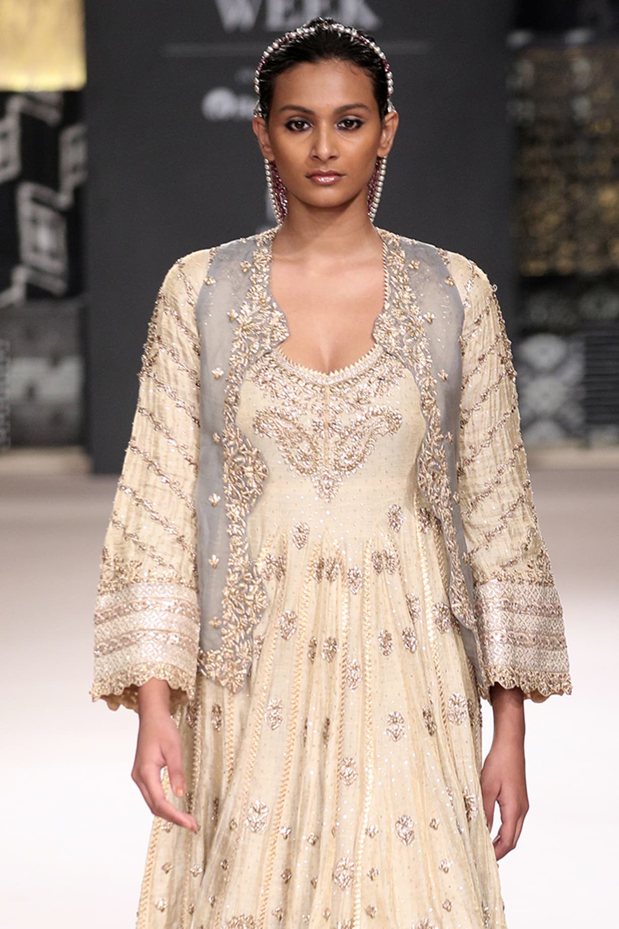 Gold Silk Kurta Set by Ri Ritu Kumar at Pernia's Pop Up Shop 2025