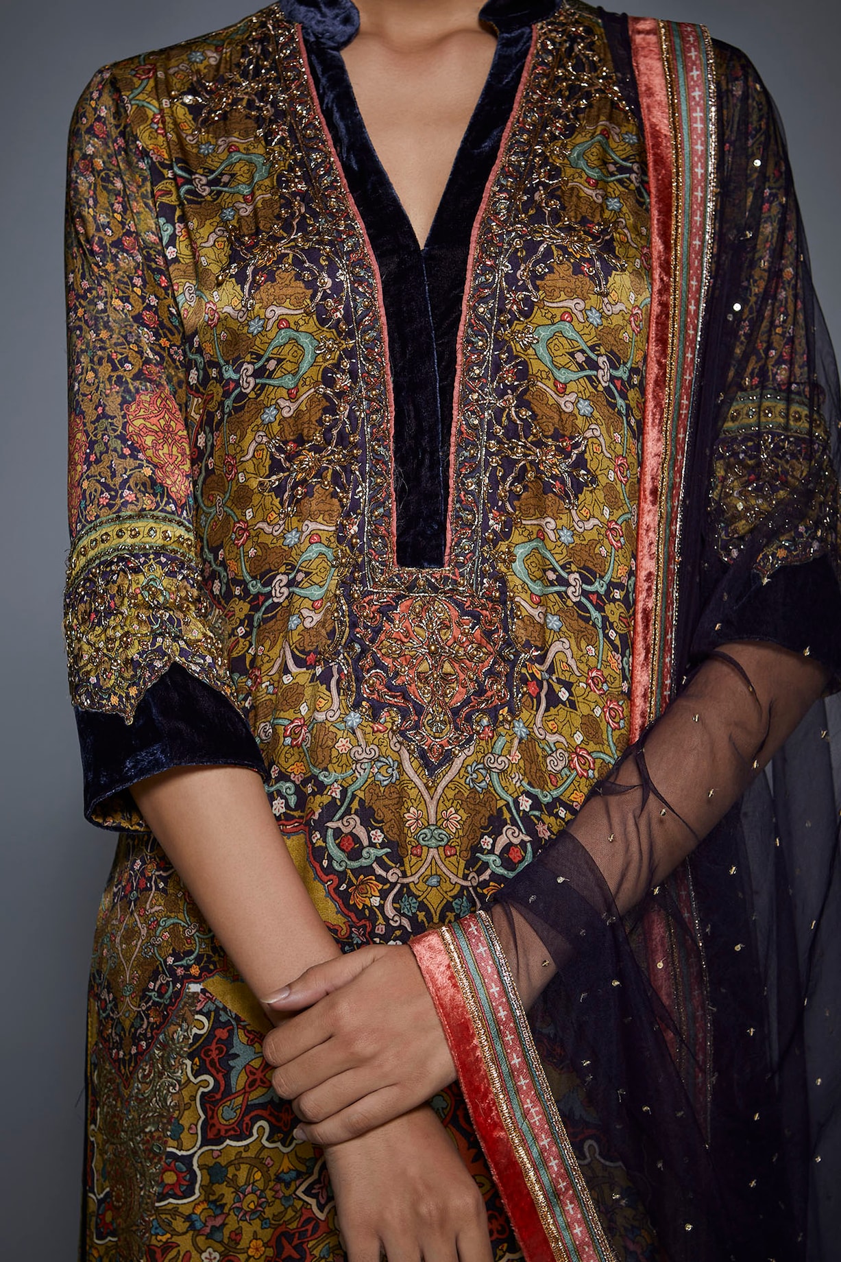 Olive Green Embroidered Kurta Set Design by Ri Ritu Kumar at Pernia's Pop Up Shop 2024