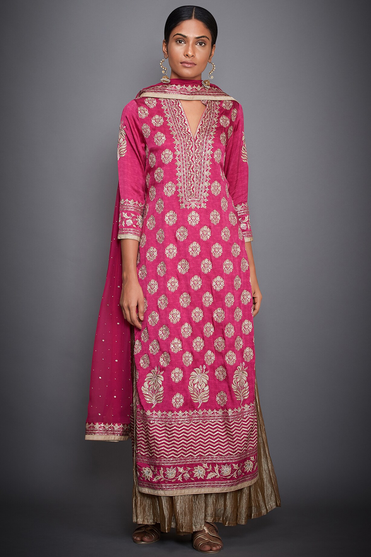 Pink & Gold Printed Embroidered Kurta Set by Ri Ritu Kumar at Pernia's Pop Up Shop 2025