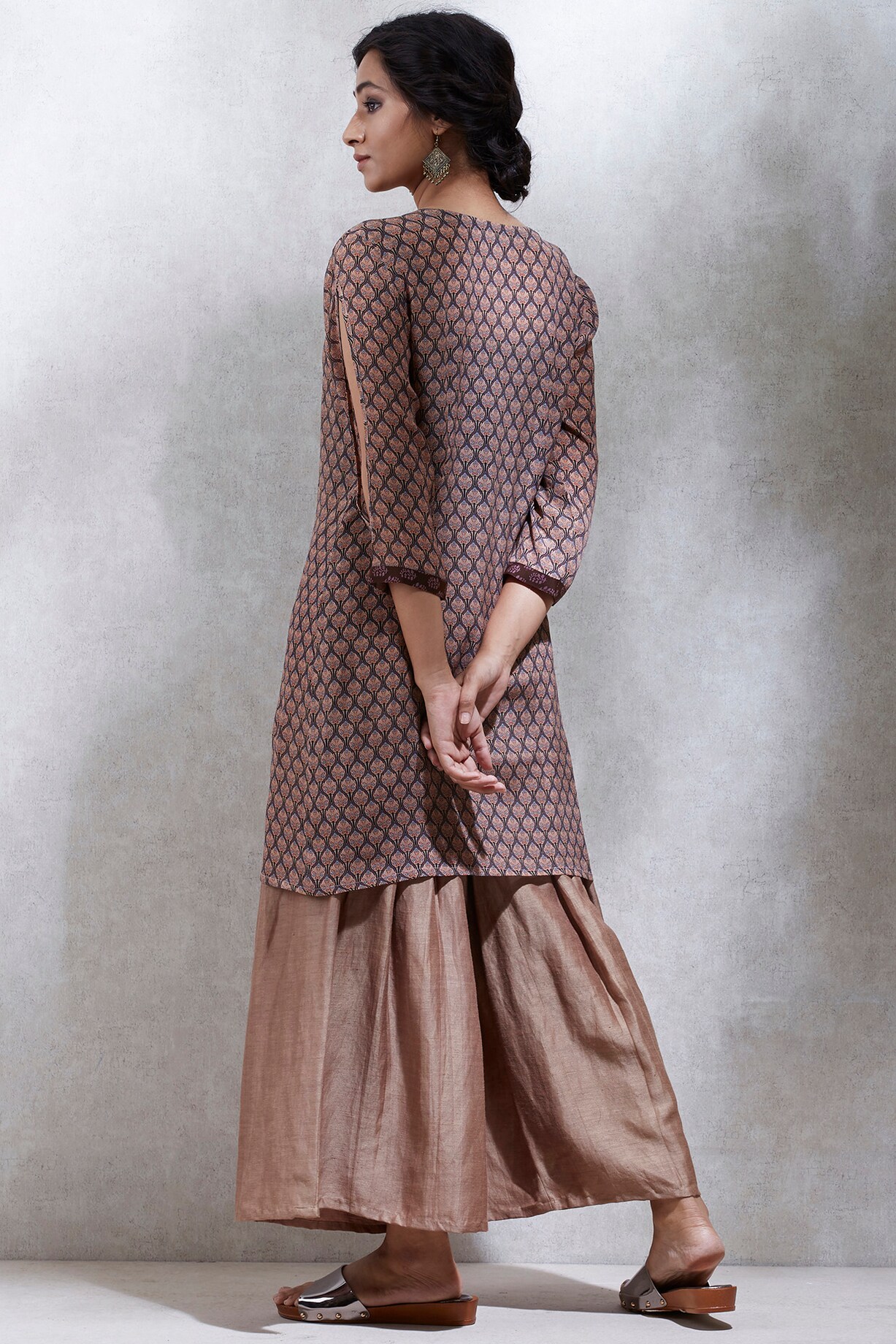Brown & Beige Printed Kurta Set by Ritu Kumar at Pernia's Pop Up Shop 2025