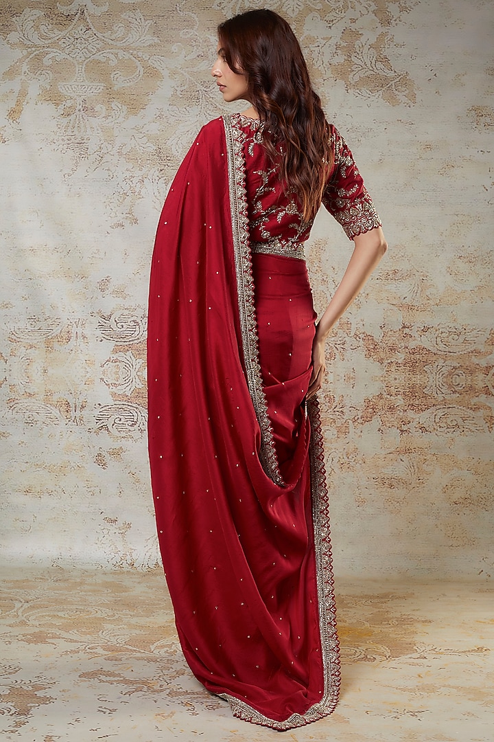 Red Silk Embroidered Saree Set by Mrunalini Rao at Pernia's Pop Up Shop ...