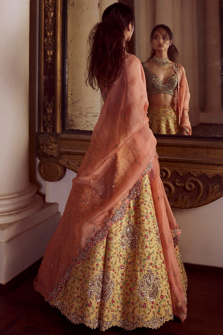 Yellow Raw Silk Embroidered Bridal Lehenga Set by Mrunalini Rao at ...