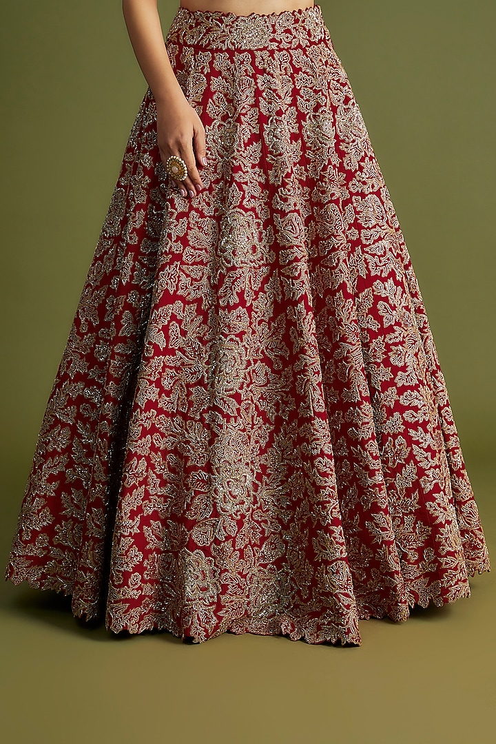 Red Raw Silk Embroidered Bridal Lehenga Set by Mrunalini Rao at Pernia ...