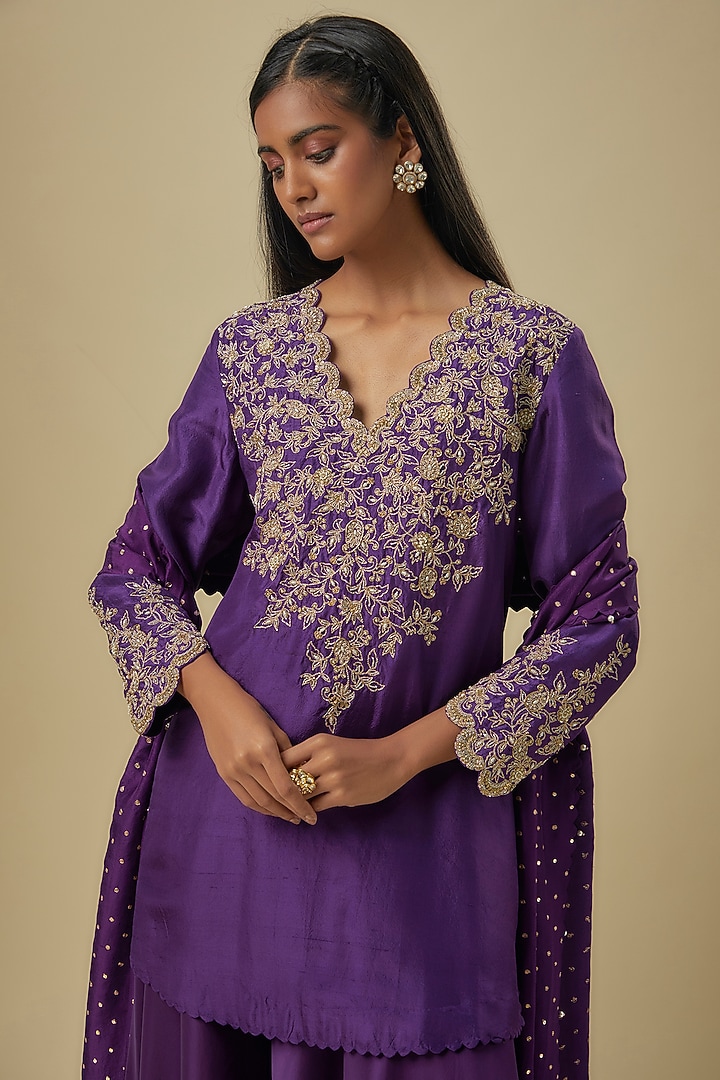 Purple Pure Silk Zardosi Hand Embroidered Kurta Set by Mrunalini Rao at ...