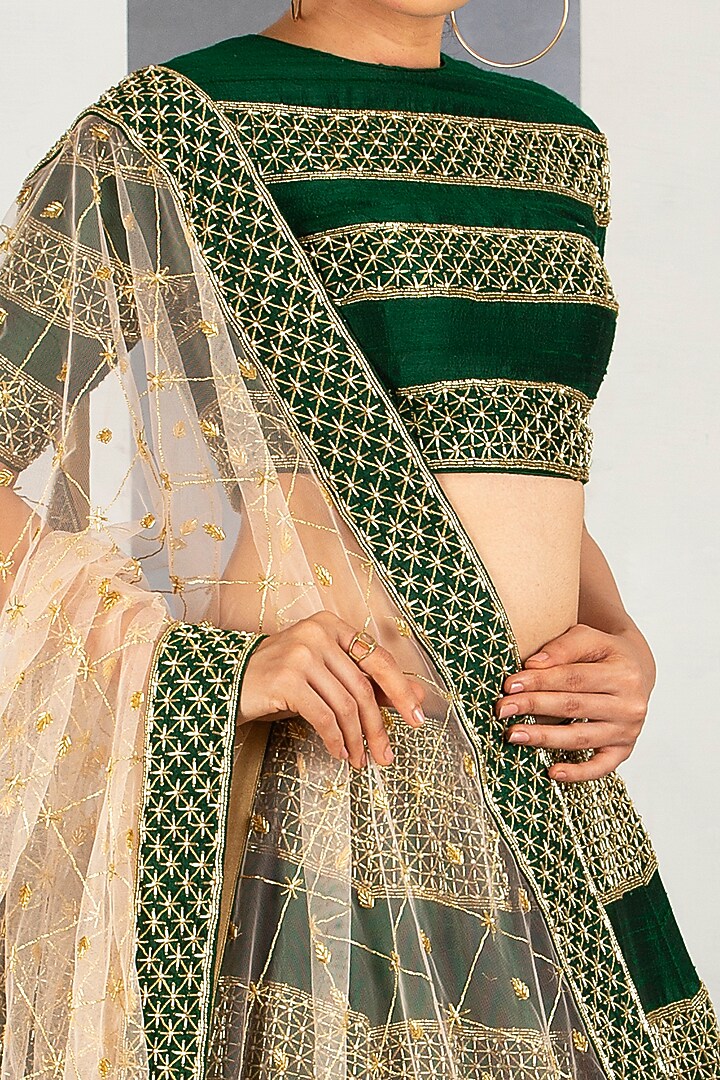 Dark Forest Green Embroidered Bridal Lehenga Set by Siyaahi by Poonam ...