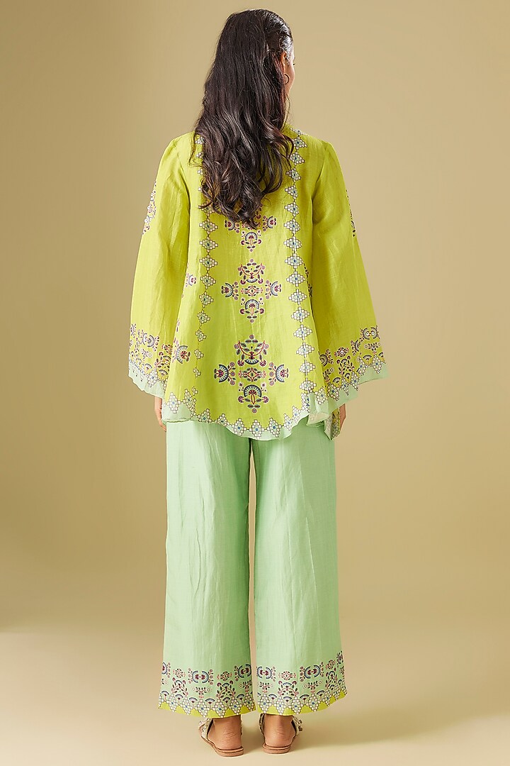 Yellow Linen Hand Embroidered Co-Ord Set by Soup by Sougat Paul at Pernia's Pop Up Shop 2025