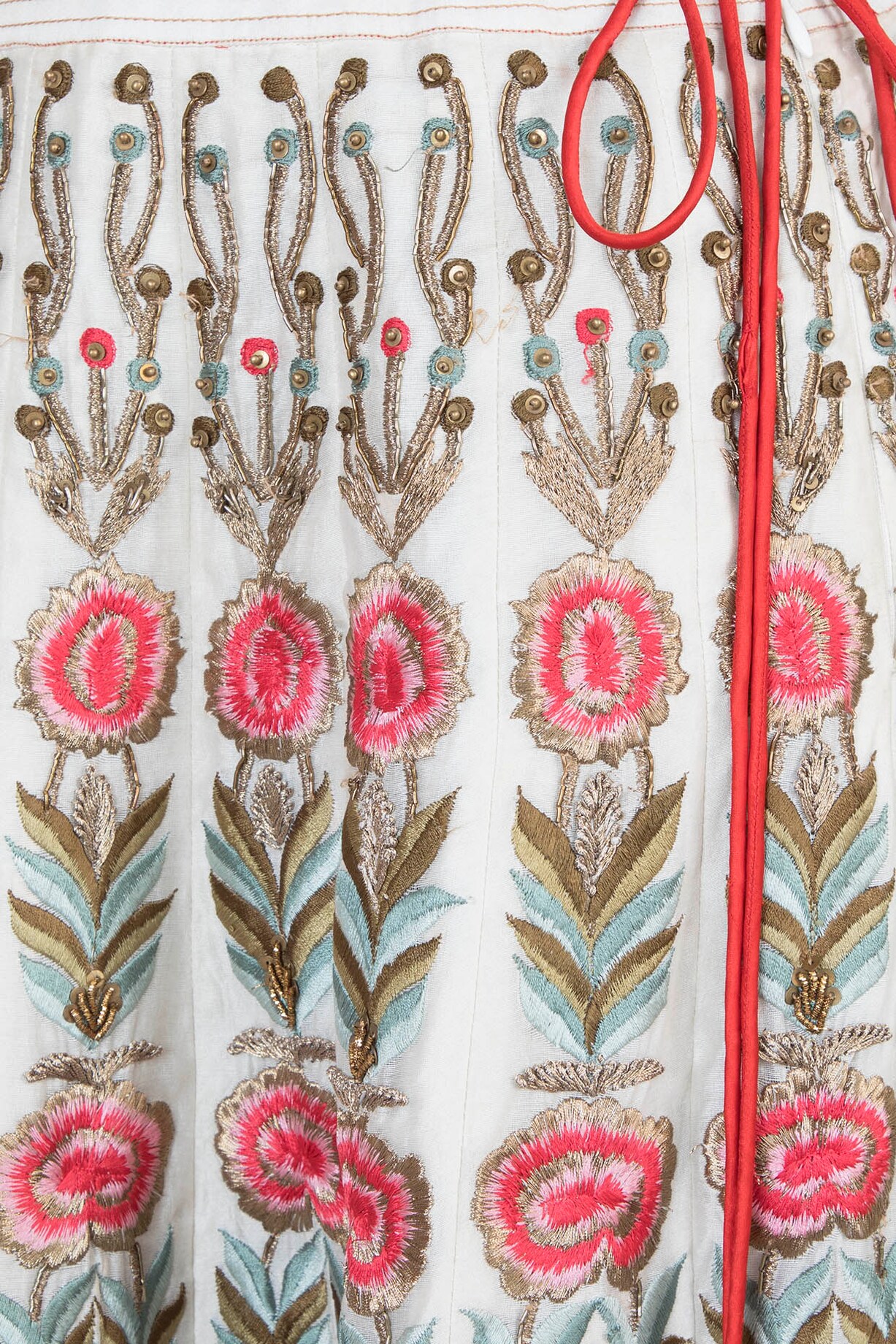 Off White Embroidered Lehenga Set by Samant Chauhan at Pernia's Pop Up ...