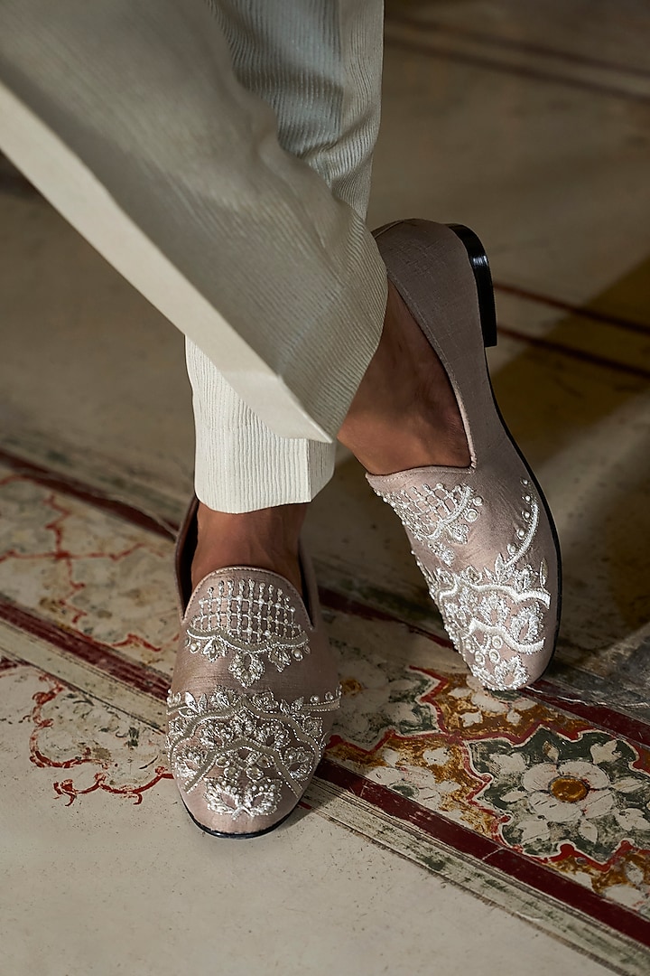 Muted Silver Raw Silk Thread Embroidered Groom Sherwani Set by Seema ...