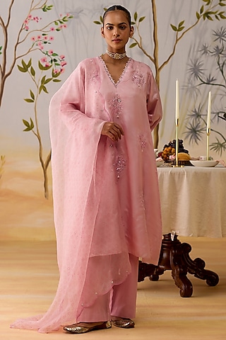 Lilac Silk Thread Hand Embroidered Kurta Set by Shikha Mehta at Pernia ...