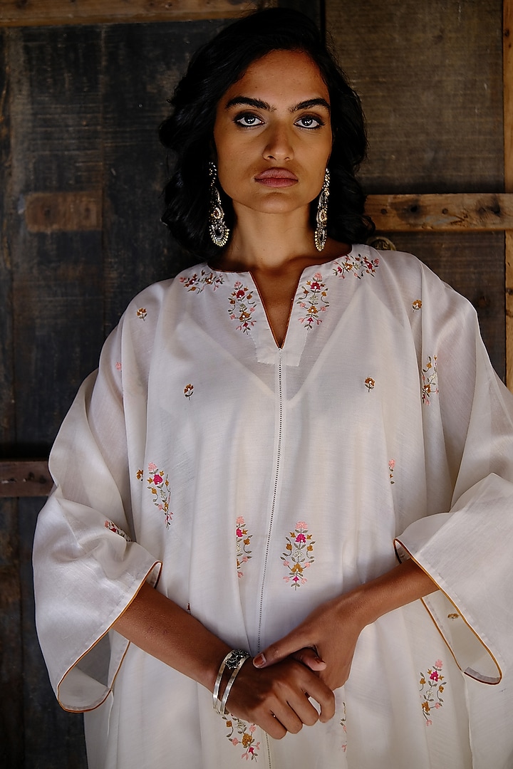 Ivory Embroidered Kaftan Set Design by Shikha Mehta at Pernia's Pop Up ...
