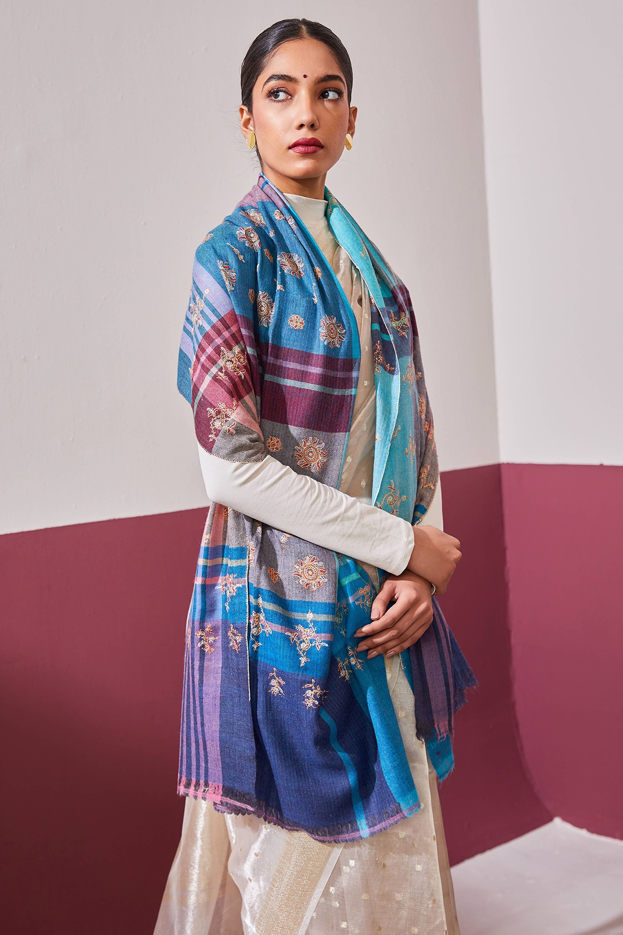 Blue & Violet Handloom Pashmina Kashmiri Needle Hand Embroidered Stole ...