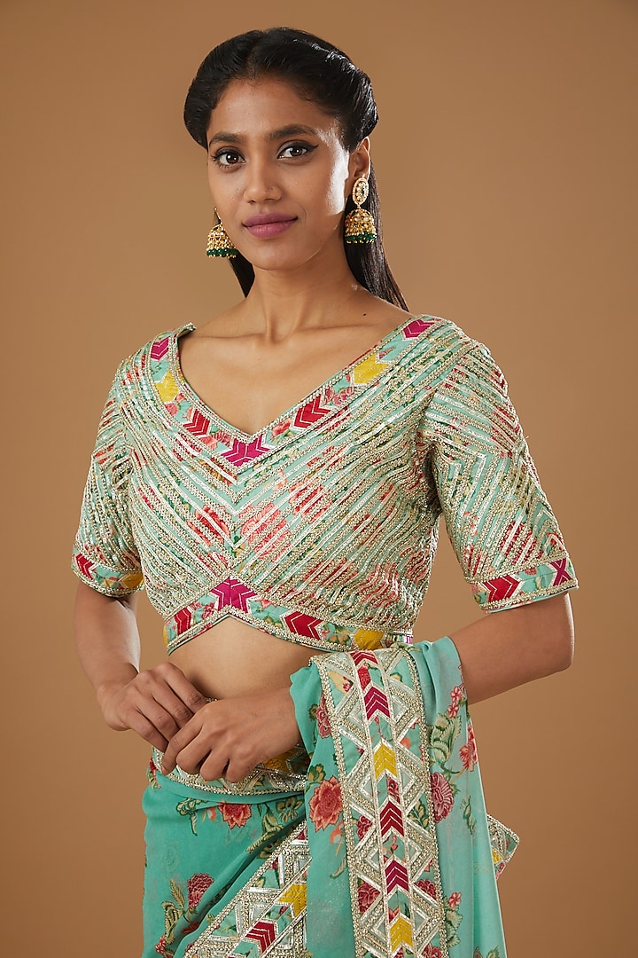 Blue Embroidered Saree Set by Simar Dugal at Pernia's Pop Up Shop 2025