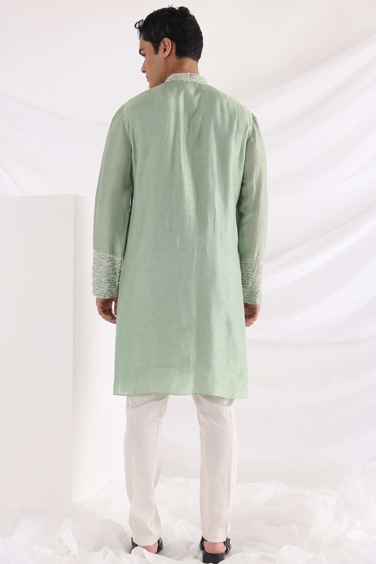 Buy Smriti By Anju Agarwal Men Green Bam Silk Asymmetric Kurta Set at ...