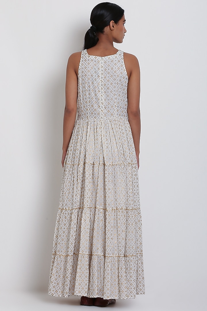 White Embroidered Ombre Kurta Set by Seema Nanda at Pernia's Pop Up ...