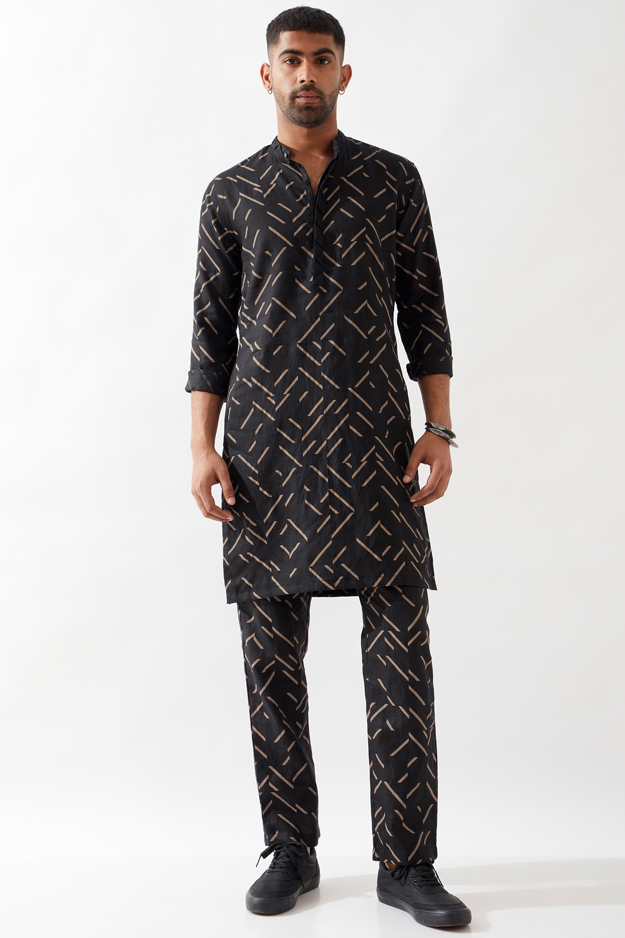 Black Linen Printed Kurta Set by Son Of A Noble SNOB Men at Pernia's ...