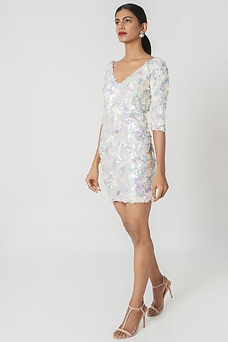 Buy SImply Simone Designer Sarees, Gowns, Lehengas, Kurtis 2021