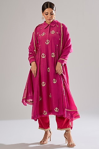 Dark Fuchsia Chanderi Hand Embroidered Kurta Set by Sareeka H & Mukkta ...