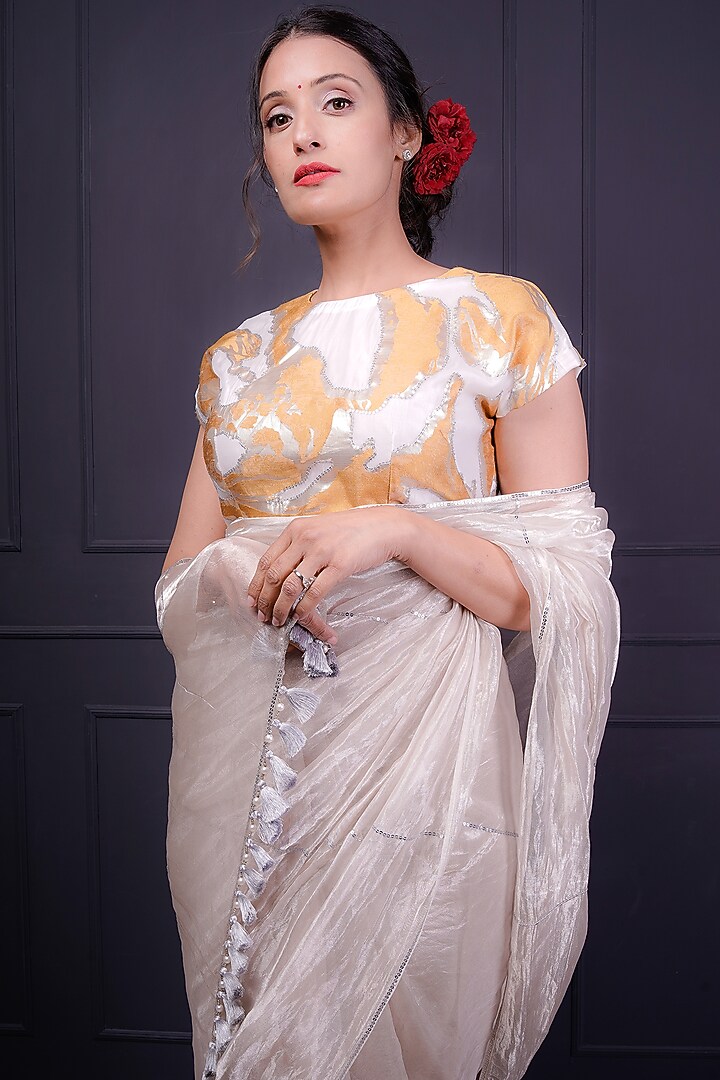 Silver Tissue Embellished Saree Set by Srota By Srishti Aggarwal at ...