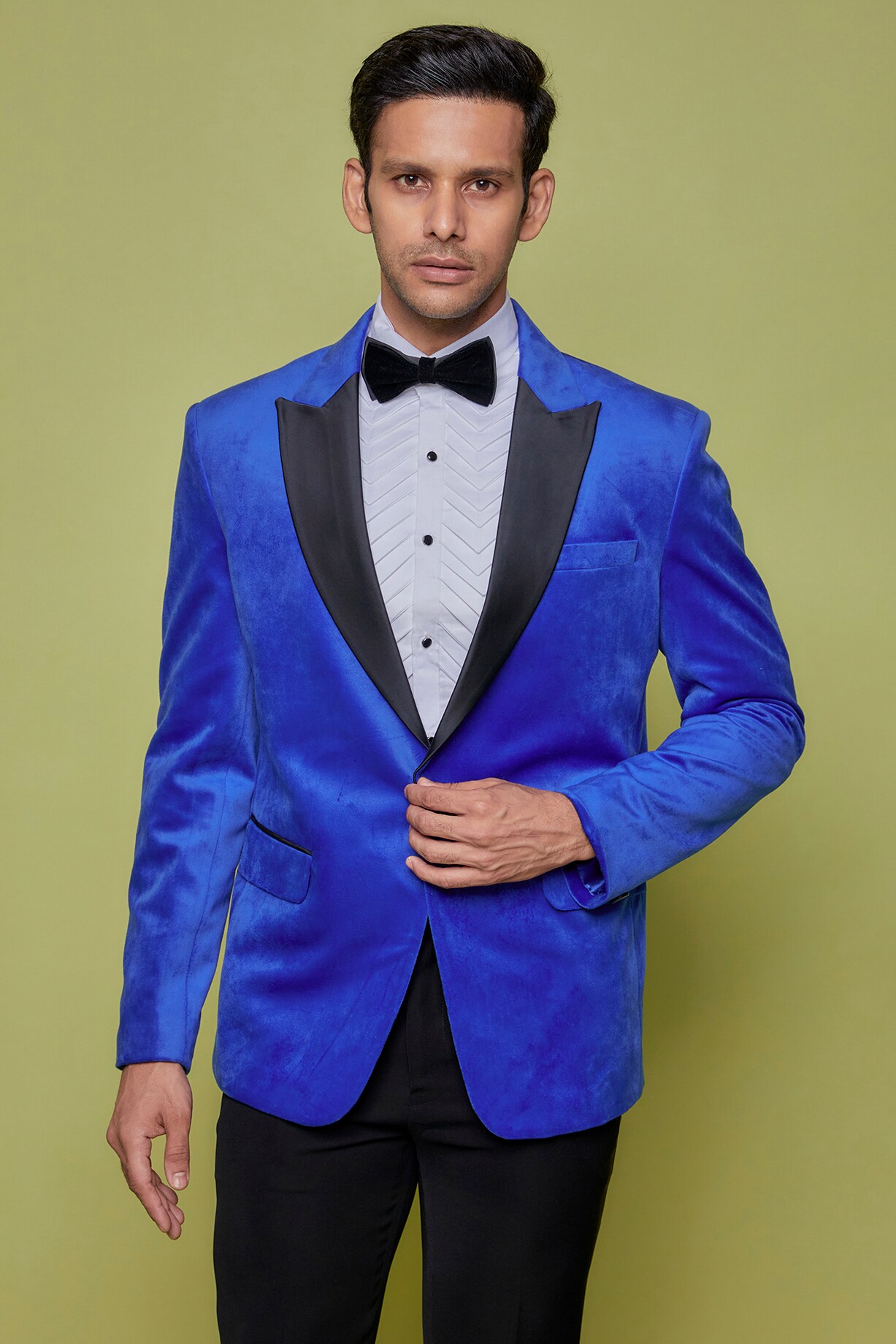 Buy SVEN SUITS Electric Blue Velvet Tuxedo Set at Pernia'sPopUpShopMen 2024