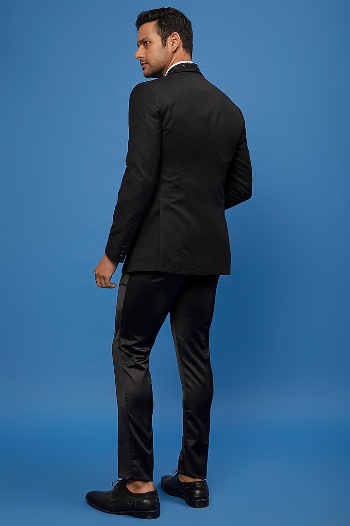 Buy SVEN SUITS Black Jacquard Wool Blended Embroidered Tuxedo Set at Pernia'sPopUpShopMen 2025