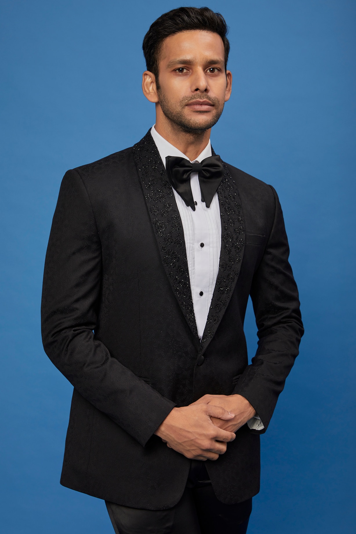 Buy SVEN SUITS Black Jacquard Wool Blended Embroidered Tuxedo Set at Pernia'sPopUpShopMen 2025