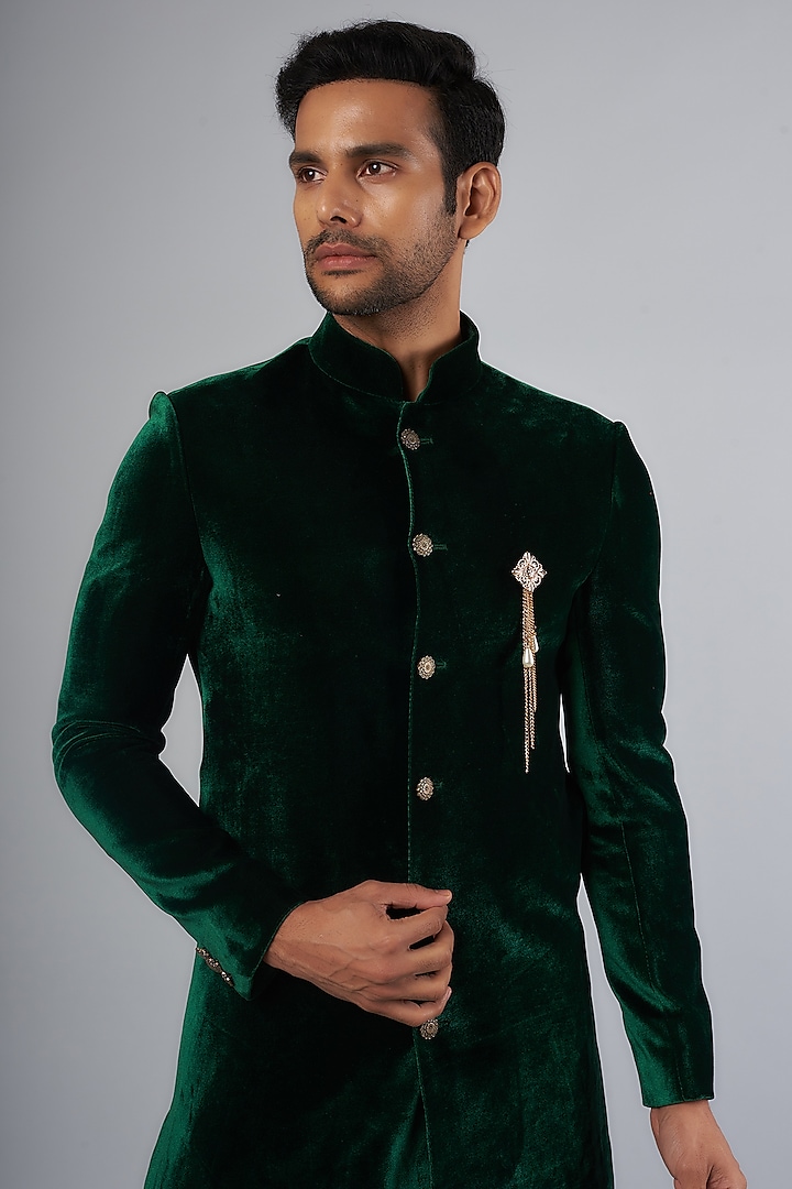 Emerald Green Velvet Wedding Sherwani Set by SVEN SUITS at Pernia's Pop ...