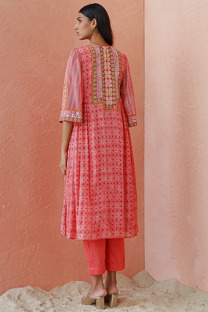 Rust Embroidered Kurta Set by Surbhi Gupta at Pernia's Pop Up Shop 2025