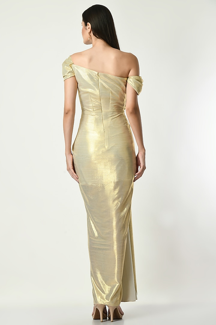 Gold Metallic Lycra Off-Shoulder Draped Gown by Sunanta Madaan at Pernia's Pop Up Shop 2025