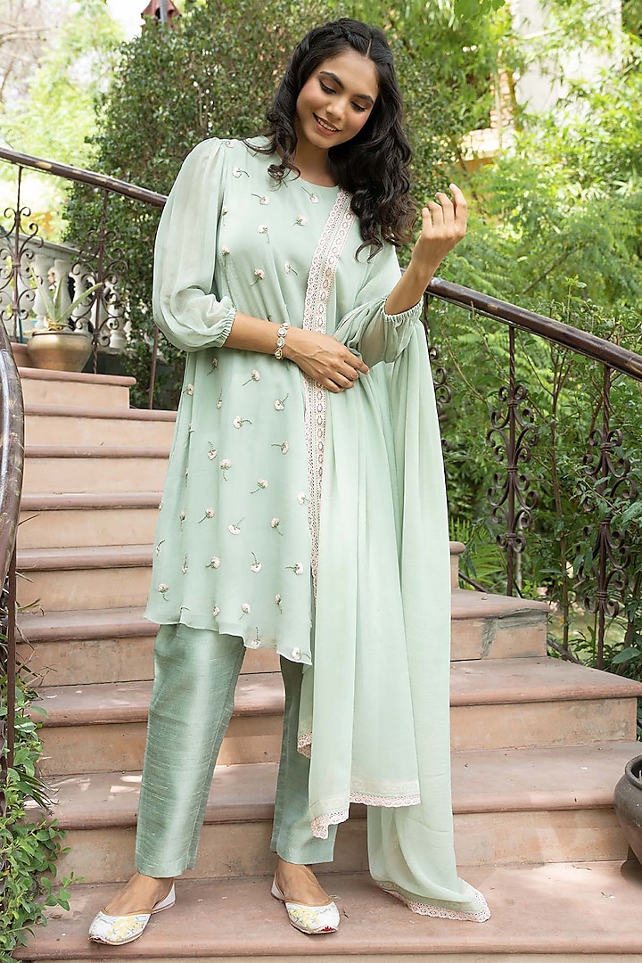 Sage Green Hand Embroidered Kurta Set by Summer by Priyanka Gupta at ...
