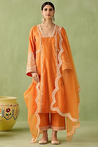 Pooja Outifts For Women - Buy Latest Pooja Dresses & Kurta Set for ...