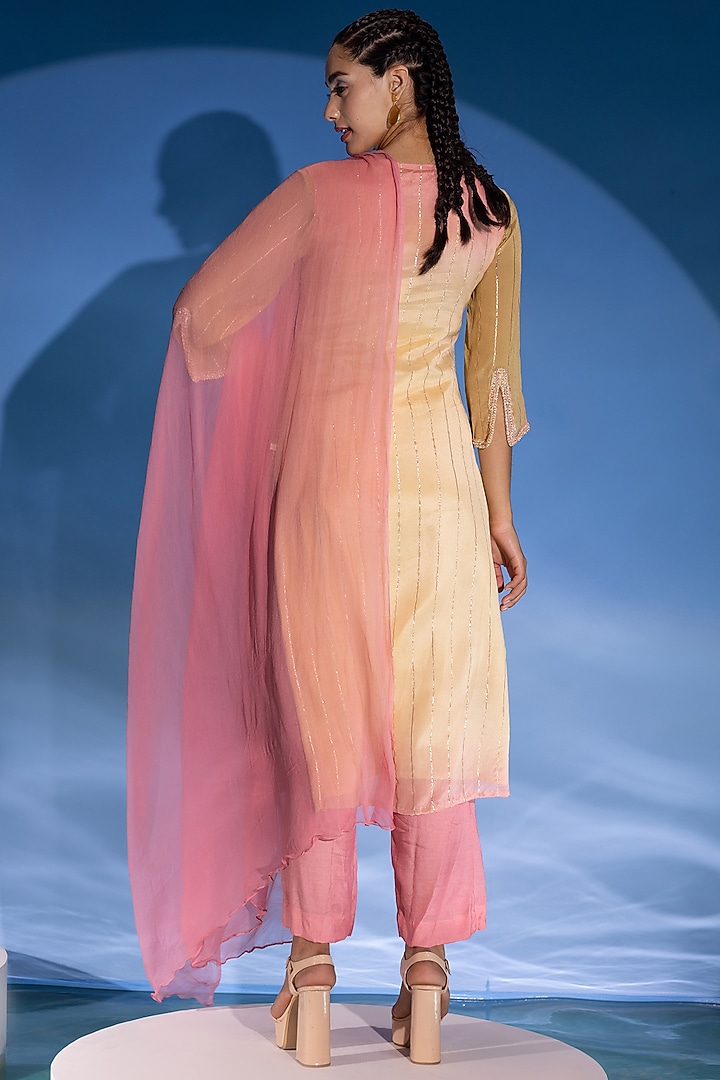 Beigish Pink Ombre Georgette Embellished Kurta Set by Suramya at Pernia ...