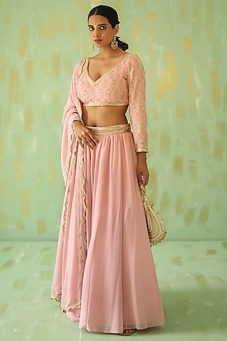 Pouli Pret - Buy Dresses, Kaftans, Gharara Sets Online 2025