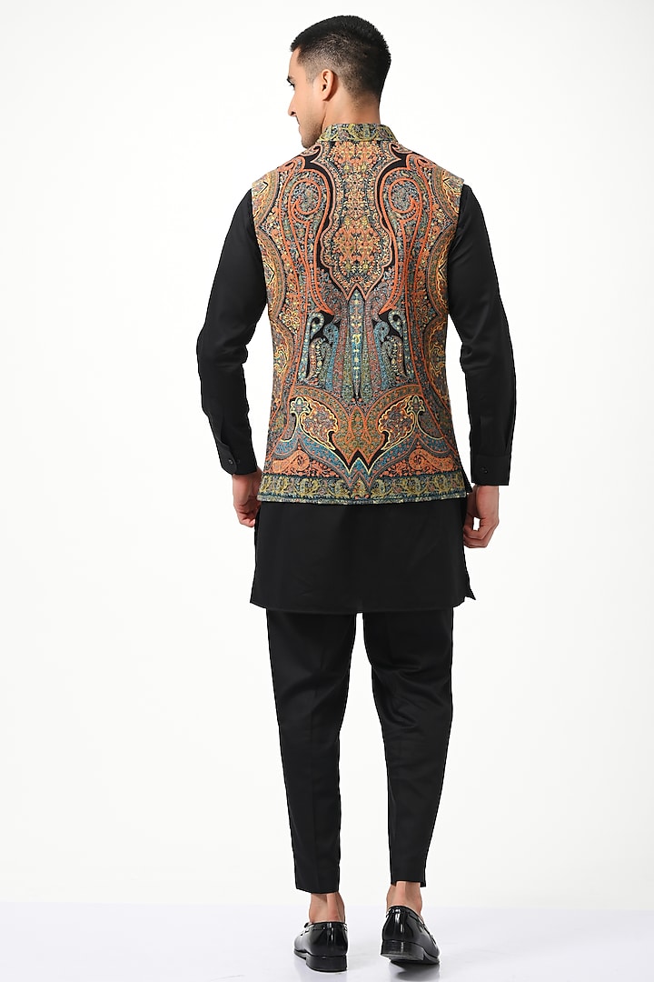 Black Silk & Wool Embroidered Bundi Jacket Set by Taroob Men at Pernia ...