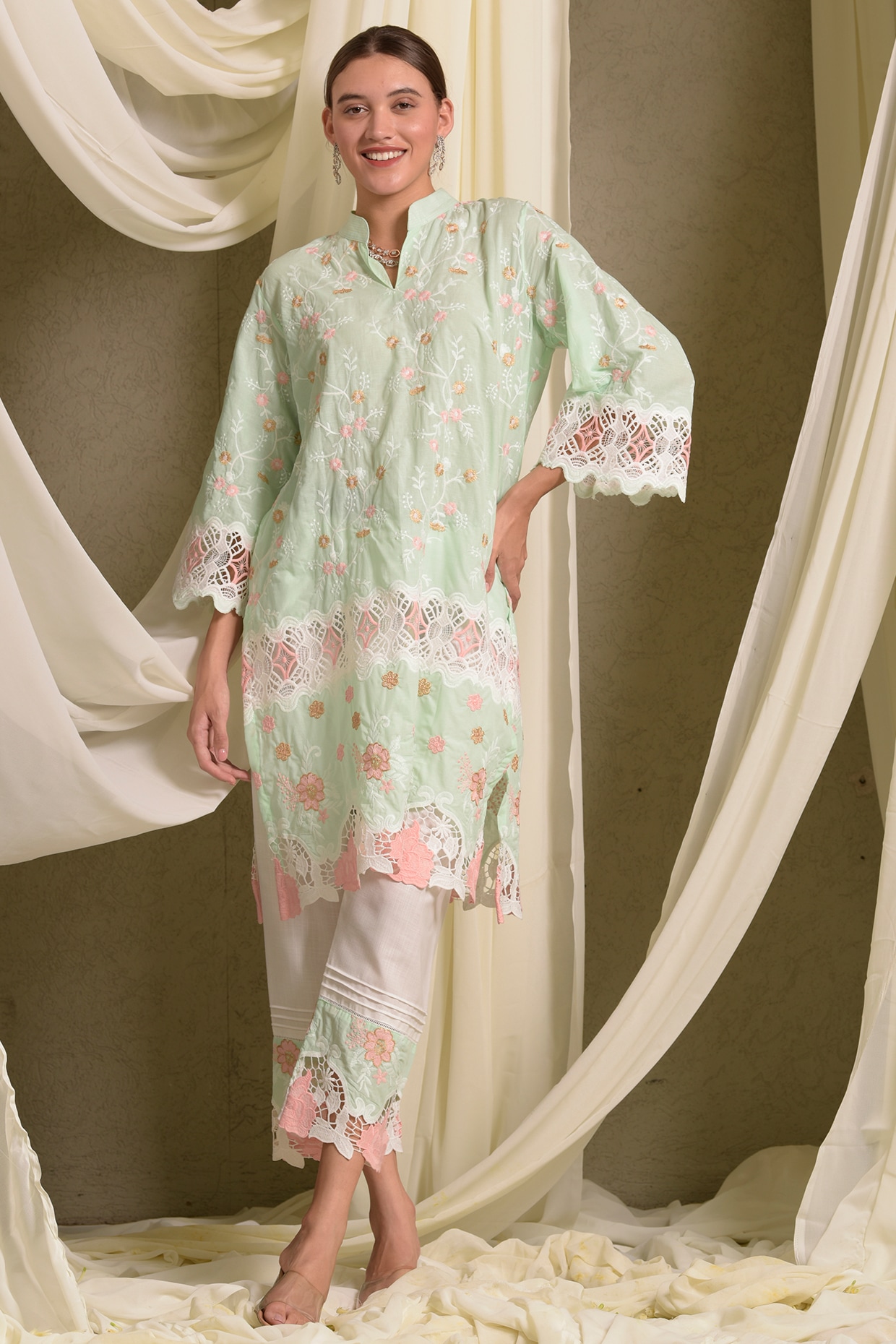 Green Lace Cotton Floral Kurta Set by Tasuvure at Pernia's Pop Up Shop 2025