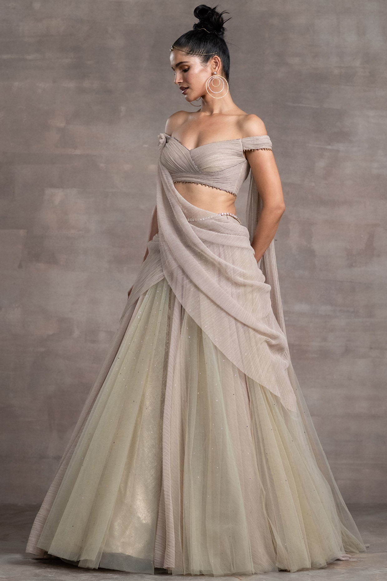 Gold Crinkle Tulle Draped Bridal Lehenga Set by Tarun Tahiliani at ...