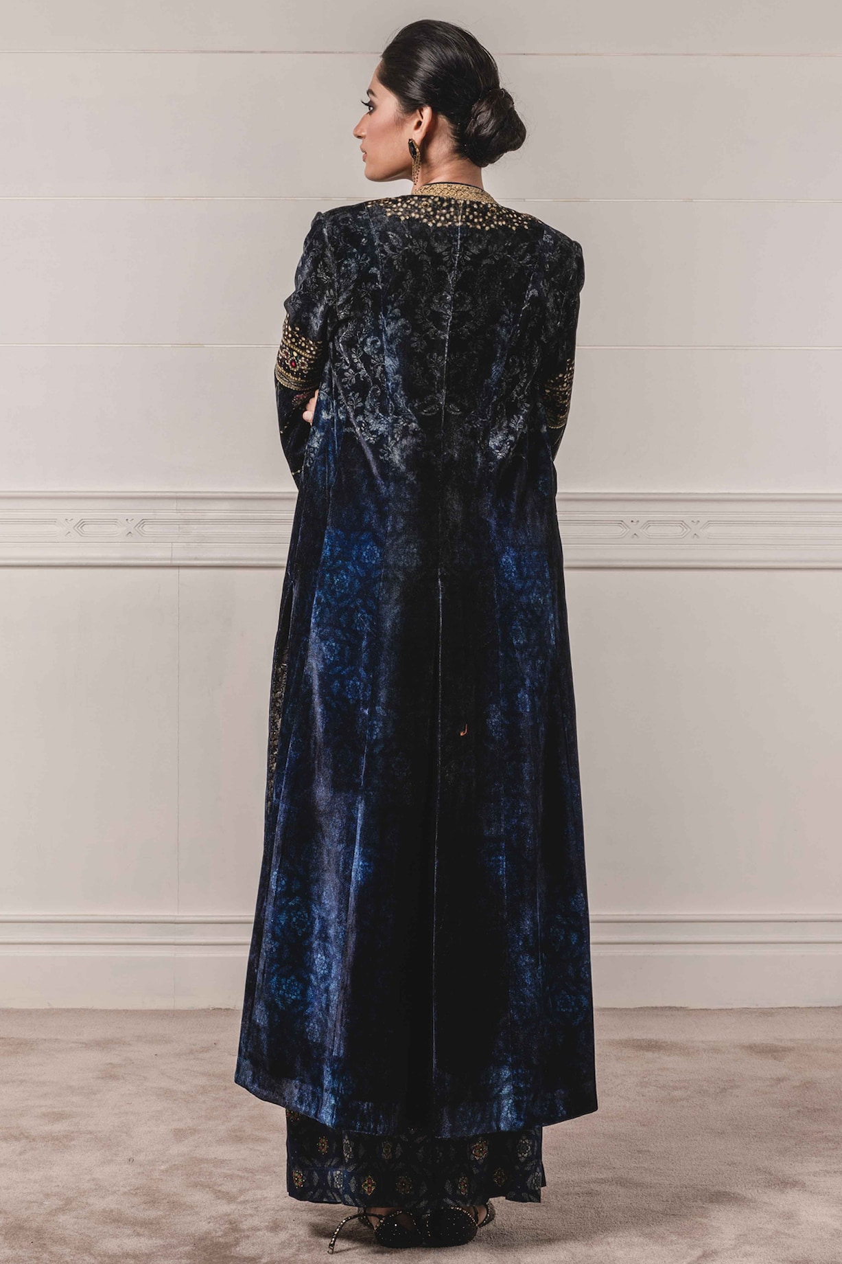 Indigo Blue Embroidered Jacket Set by Tarun Tahiliani at Pernia's Pop ...