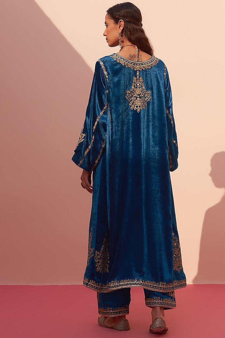 Blue Velvet Embroidered Choga Set by Angad Singh at Pernia's Pop Up ...