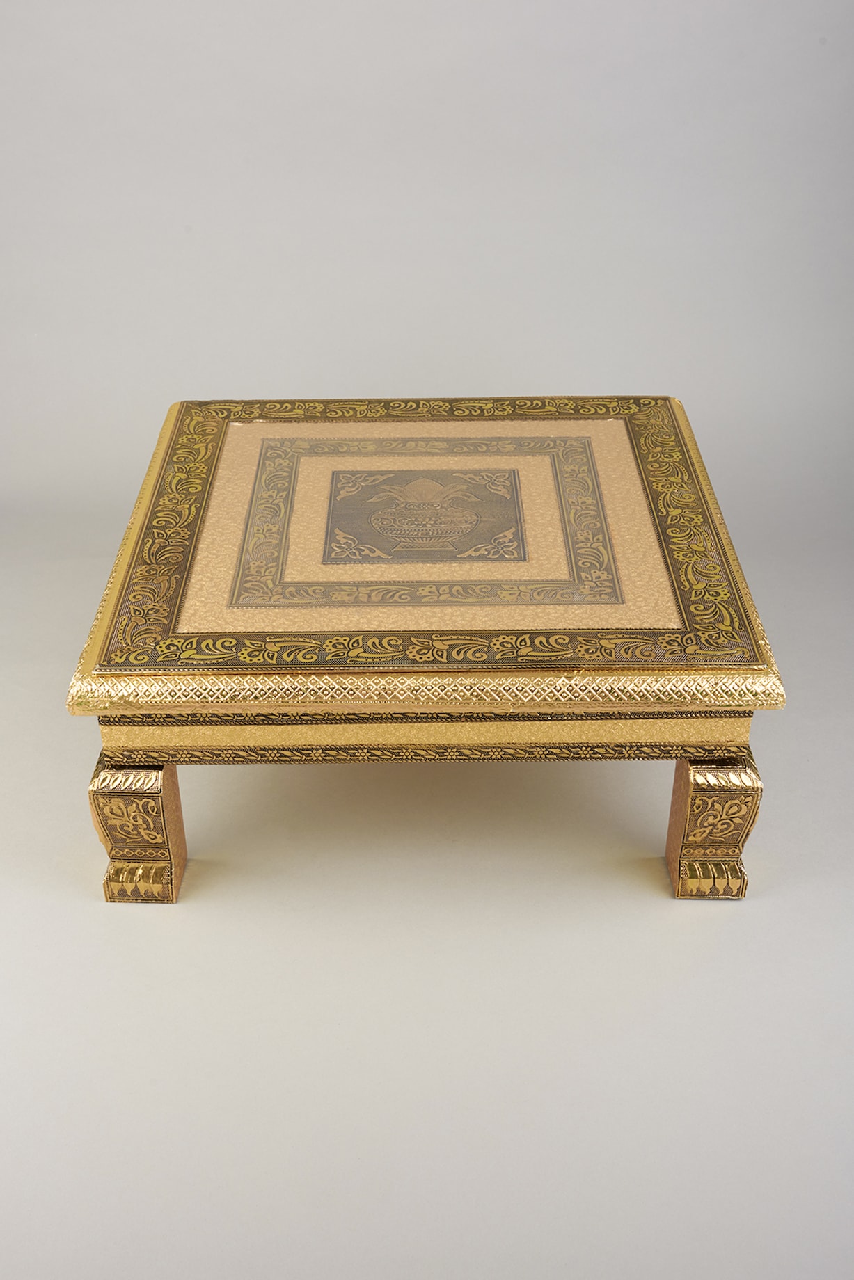 Gold Chaurang Chowki by The Khabiyas Trunk by KJ at Pernia's Pop Up ...