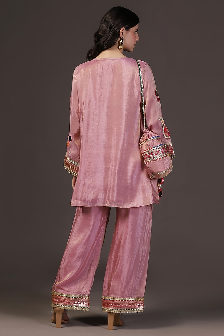 Pink Tissue Mirror Hand Embroidered Kurta Set by Two Sisters By Gyans ...