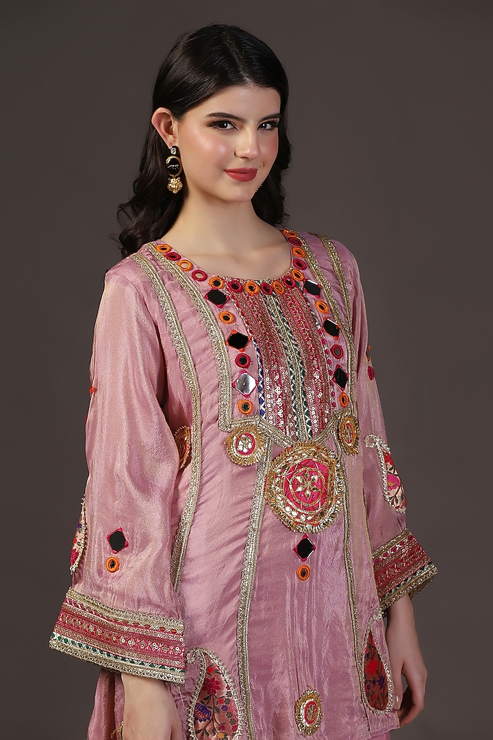 Pink Tissue Mirror Hand Embroidered Kurta Set by Two Sisters By Gyans ...