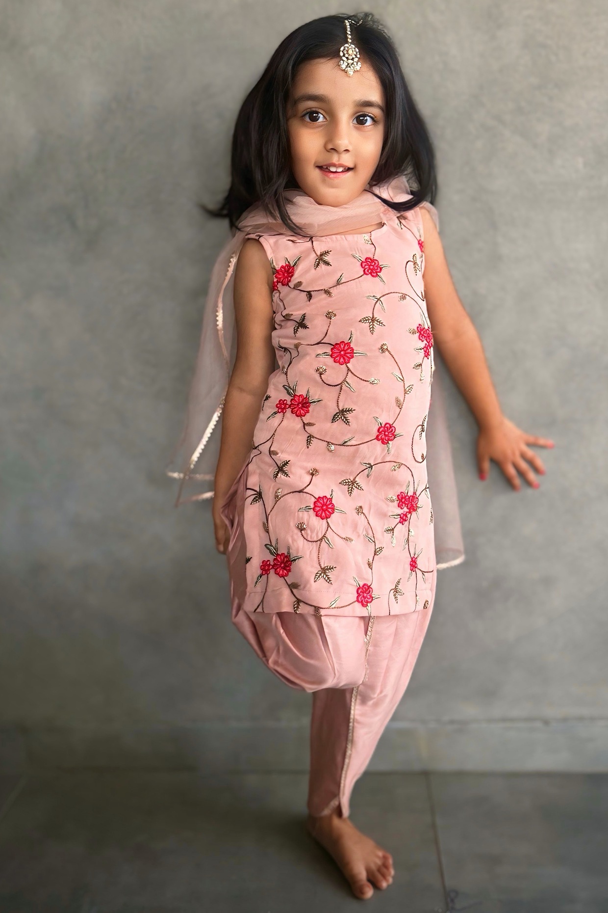 Pink Cotton Blend Floral Embroidered Kurta Set For Girls by UHA Kids at Pernia's Pop Up Shop 2025