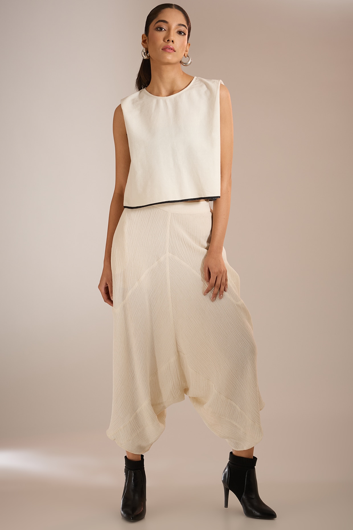 White Crinkle Cotton Pants by Urvashi Kaur at Pernia's Pop Up Shop 2025