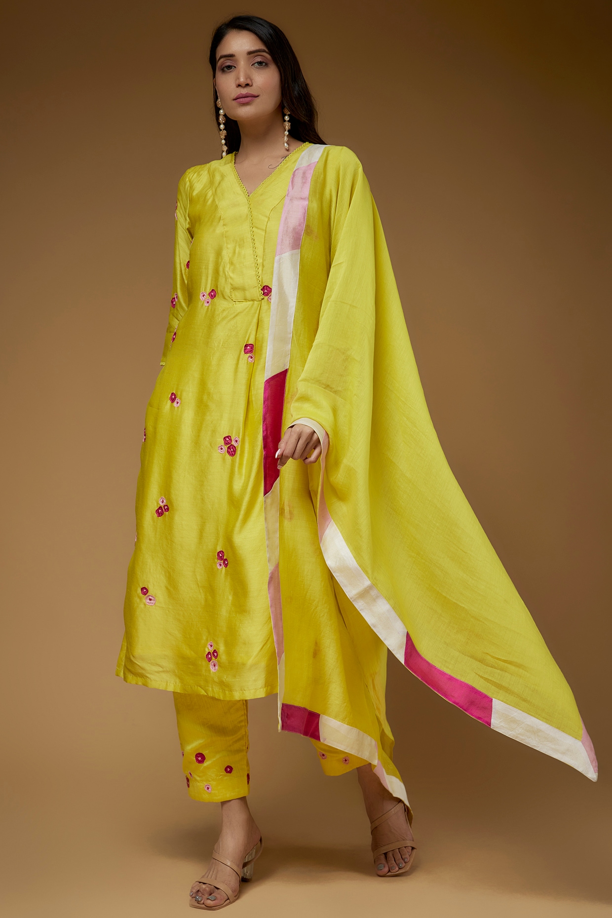 Yellow Chivia Silk Floral Embroidered Kurta Set by VAANI BESWAL at ...