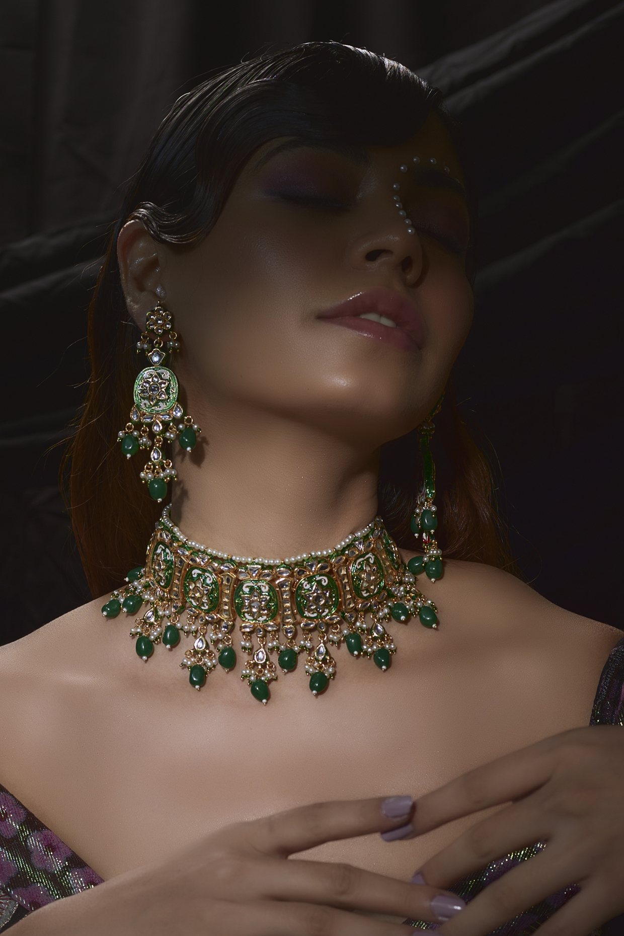 Green beads choker necklace store