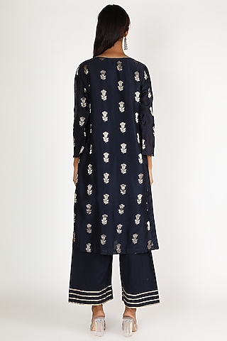 Vastraa: Buy Vastraa Designer Sarees, Lehengas, Anarkalis 2021